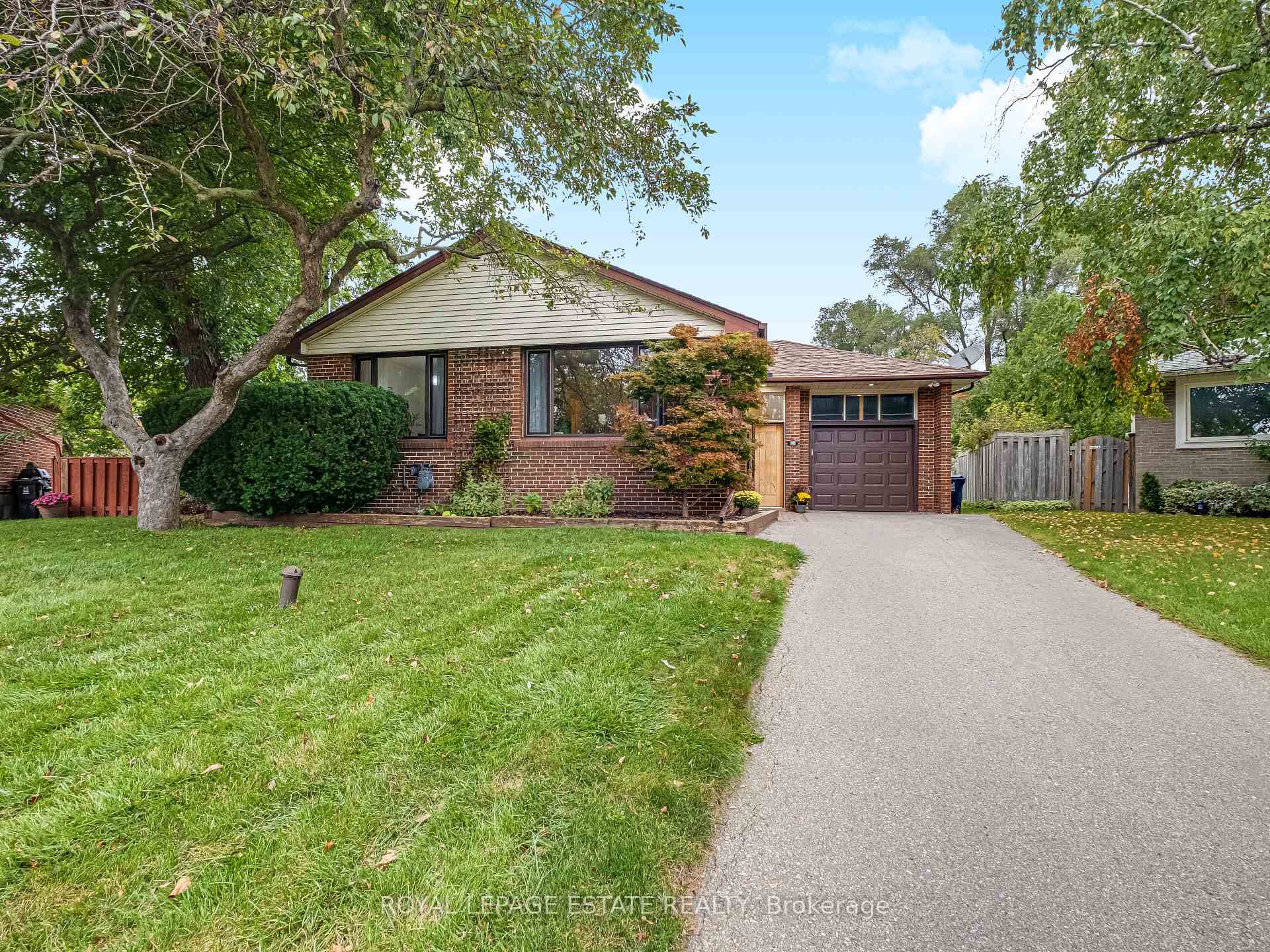 40 Dukinfield Crescent, Toronto, ON M3A 2S1