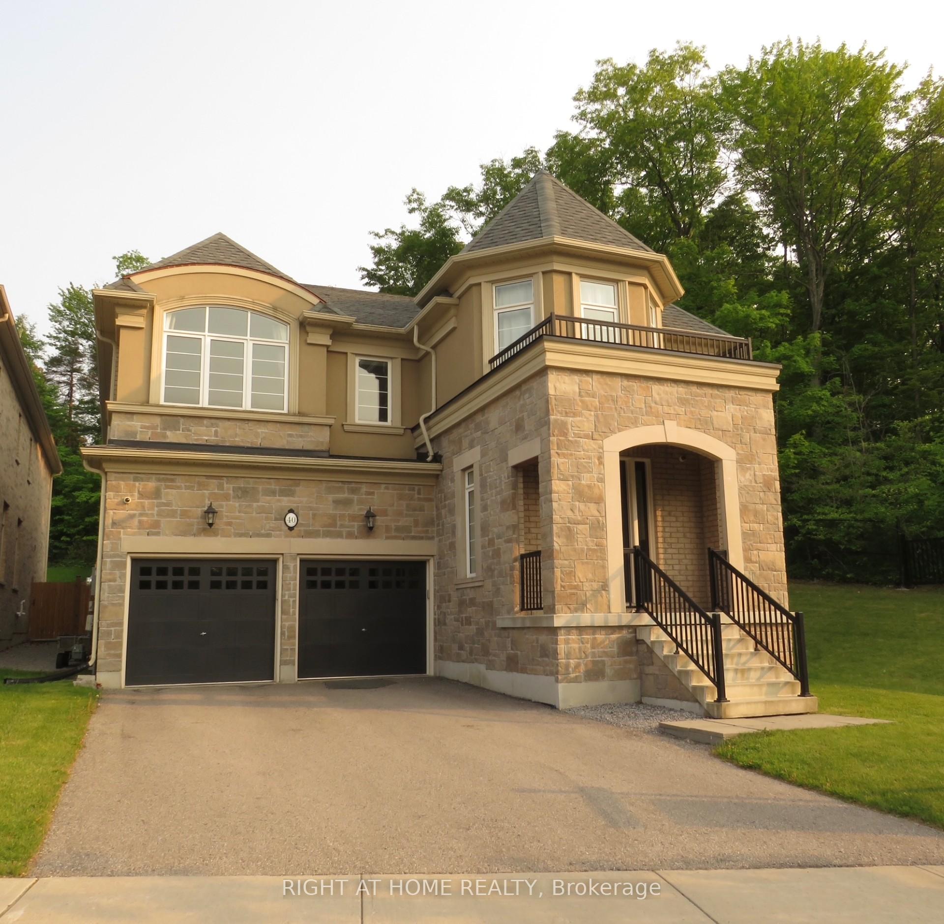 40 Forest Edge Crescent, East Gwillimbury, ON L9N 0S6
