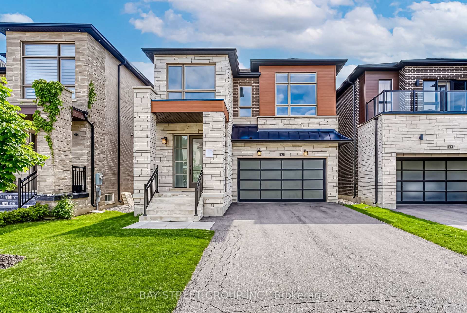 40 Meteorite Street, Richmond Hill, ON L4C 8P9