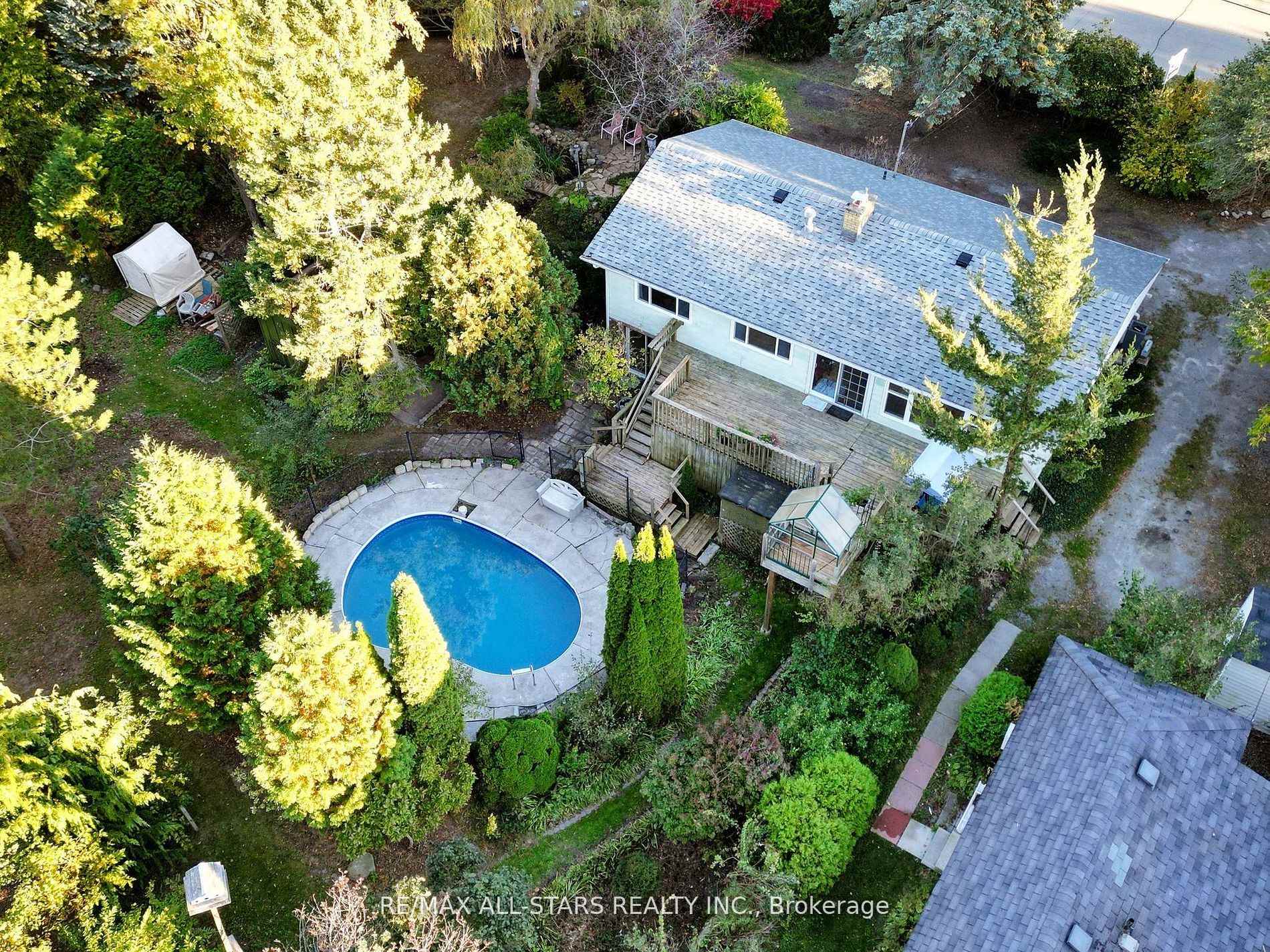 40 Riverglen Drive, Georgina, ON L4P 2R1