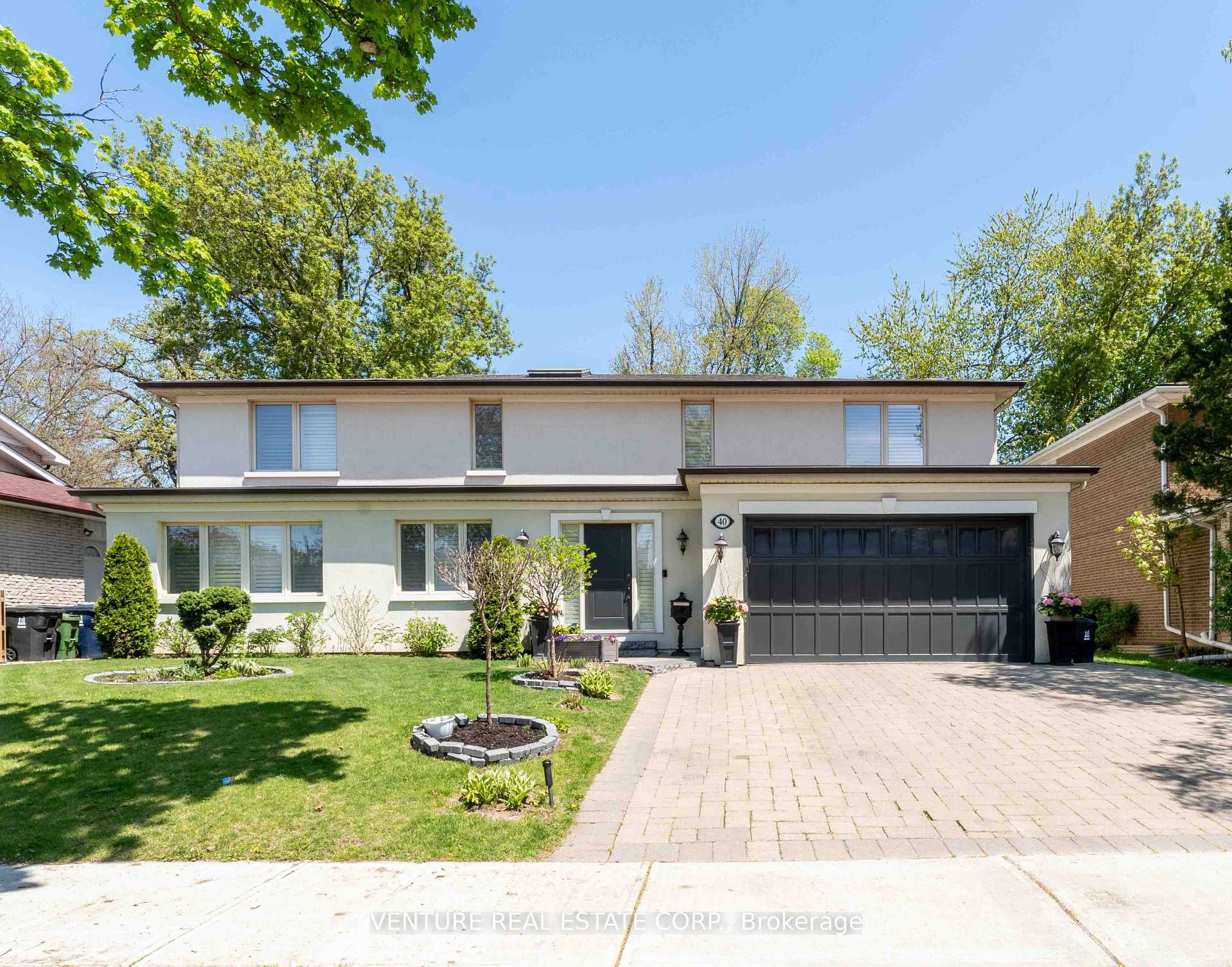 40 Shenstone Road, Toronto, ON M2R 3B5