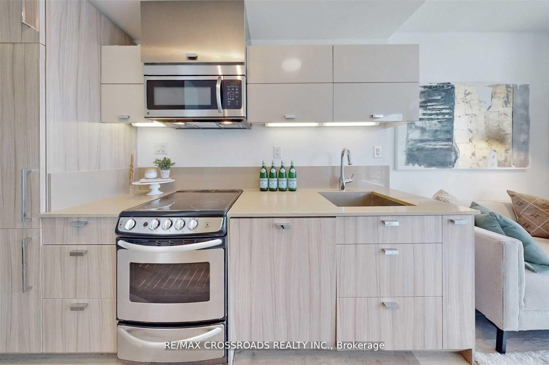 4002 - 290 Adelaide Street W, Toronto, ON M5V 0P3