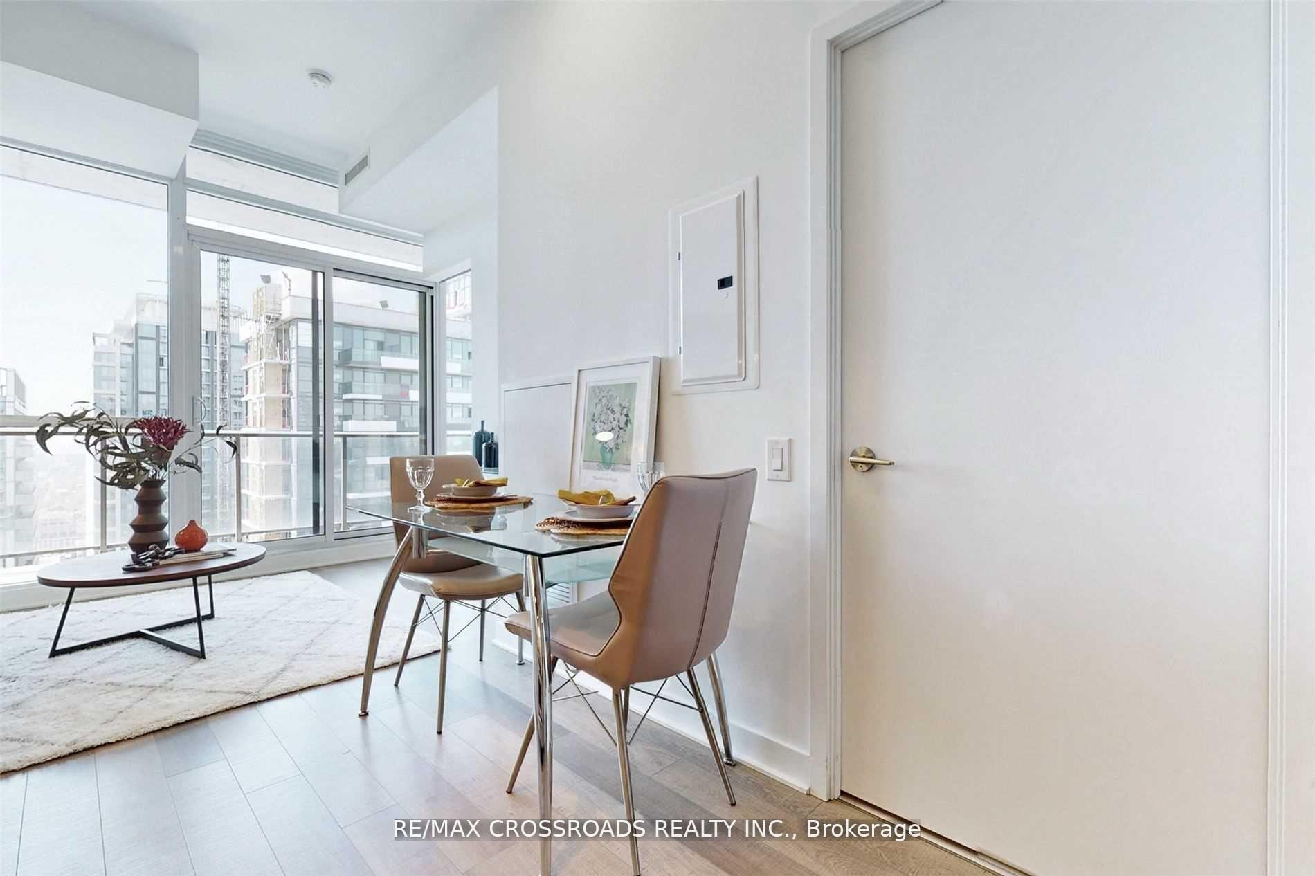 4002 - 290 Adelaide Street W, Toronto, ON M5V 0P3