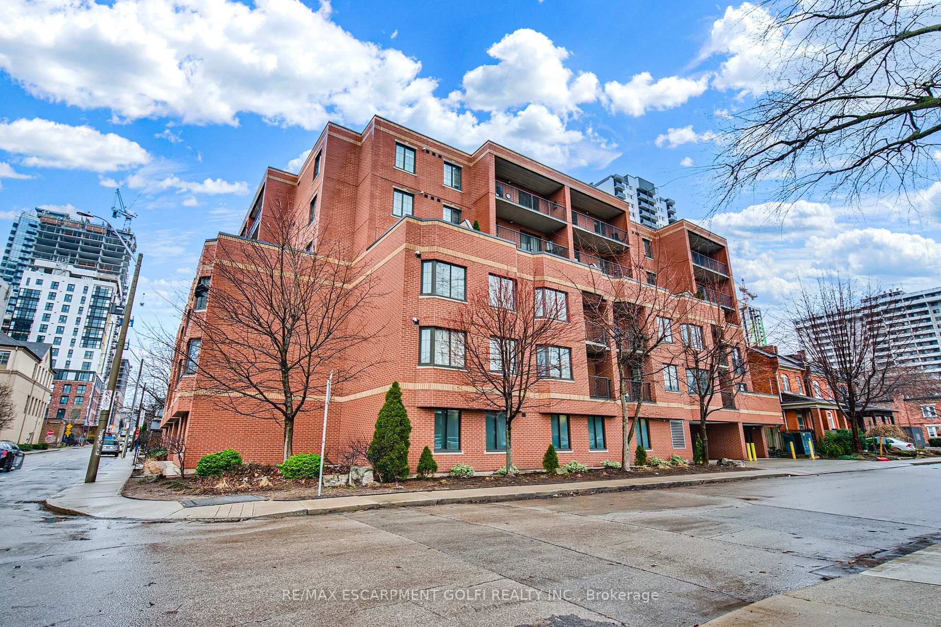 401 - 47 Caroline Street N, Hamilton, ON L8R 2R6