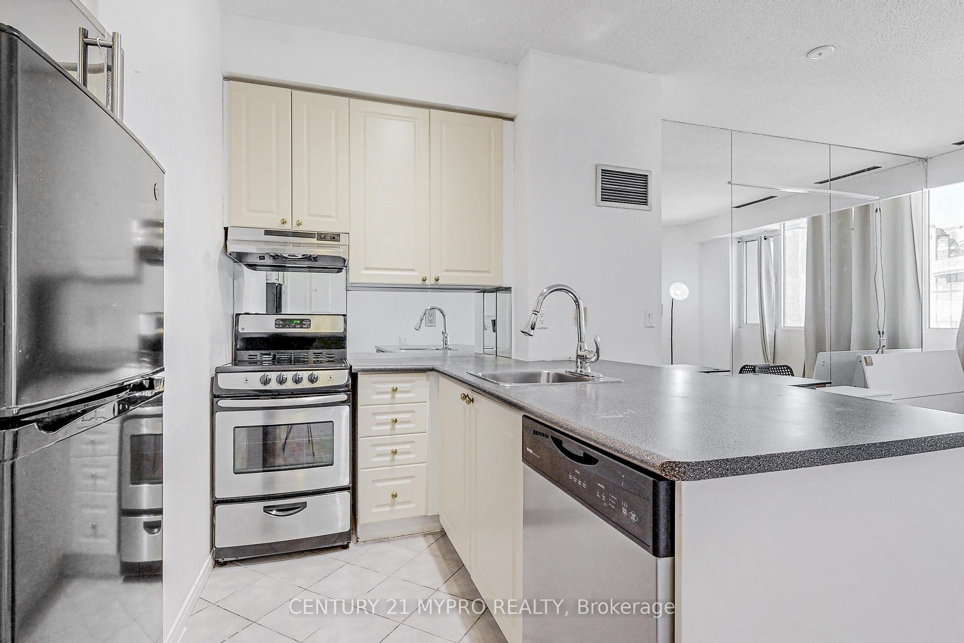 401 - 555 Yonge Street, Toronto, ON M4Y 3A6