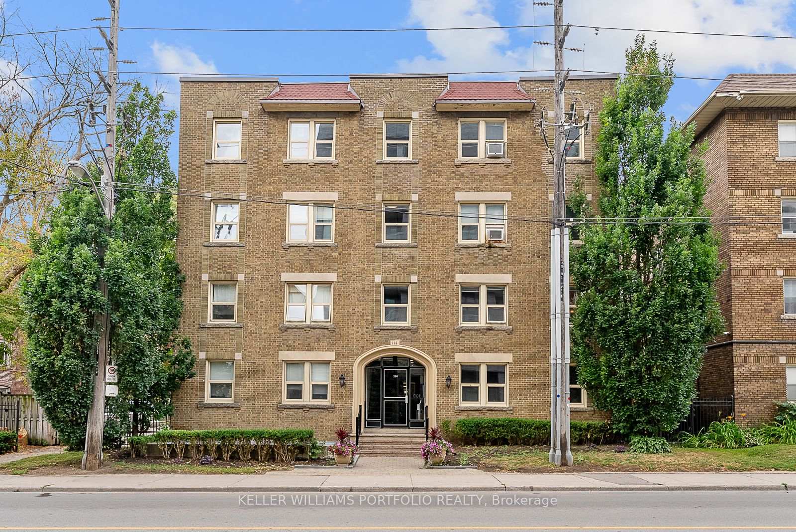 402 - 114 Vaughan Road, Toronto, ON M6C 2M1