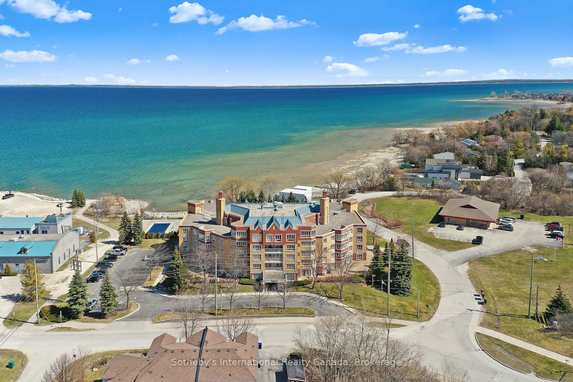 402 - 16 Raglan Street, Collingwood, ON L9Y 4Y2