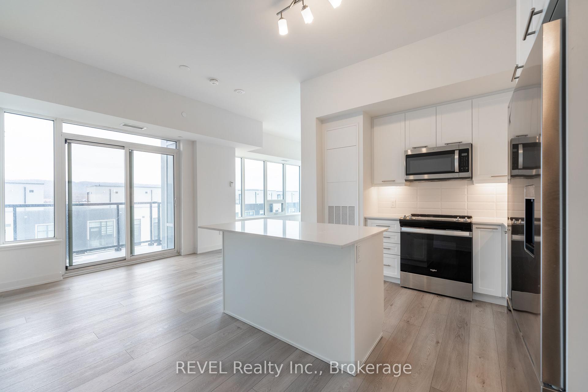 402 - 385 Winston Road, Grimsby, ON L3M 4E8