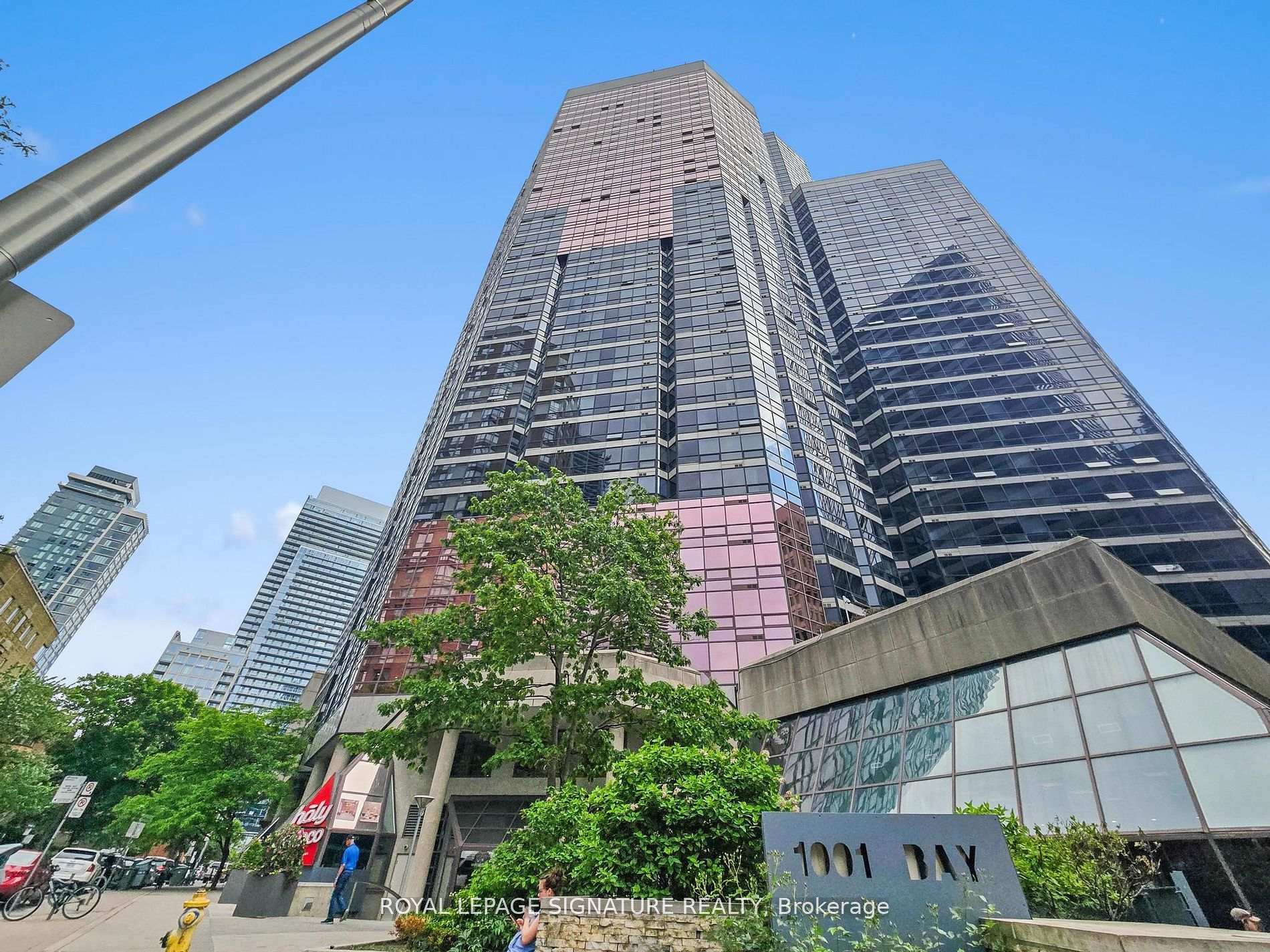 403 - 1001 Bay Street, Toronto, ON M5S 3A6