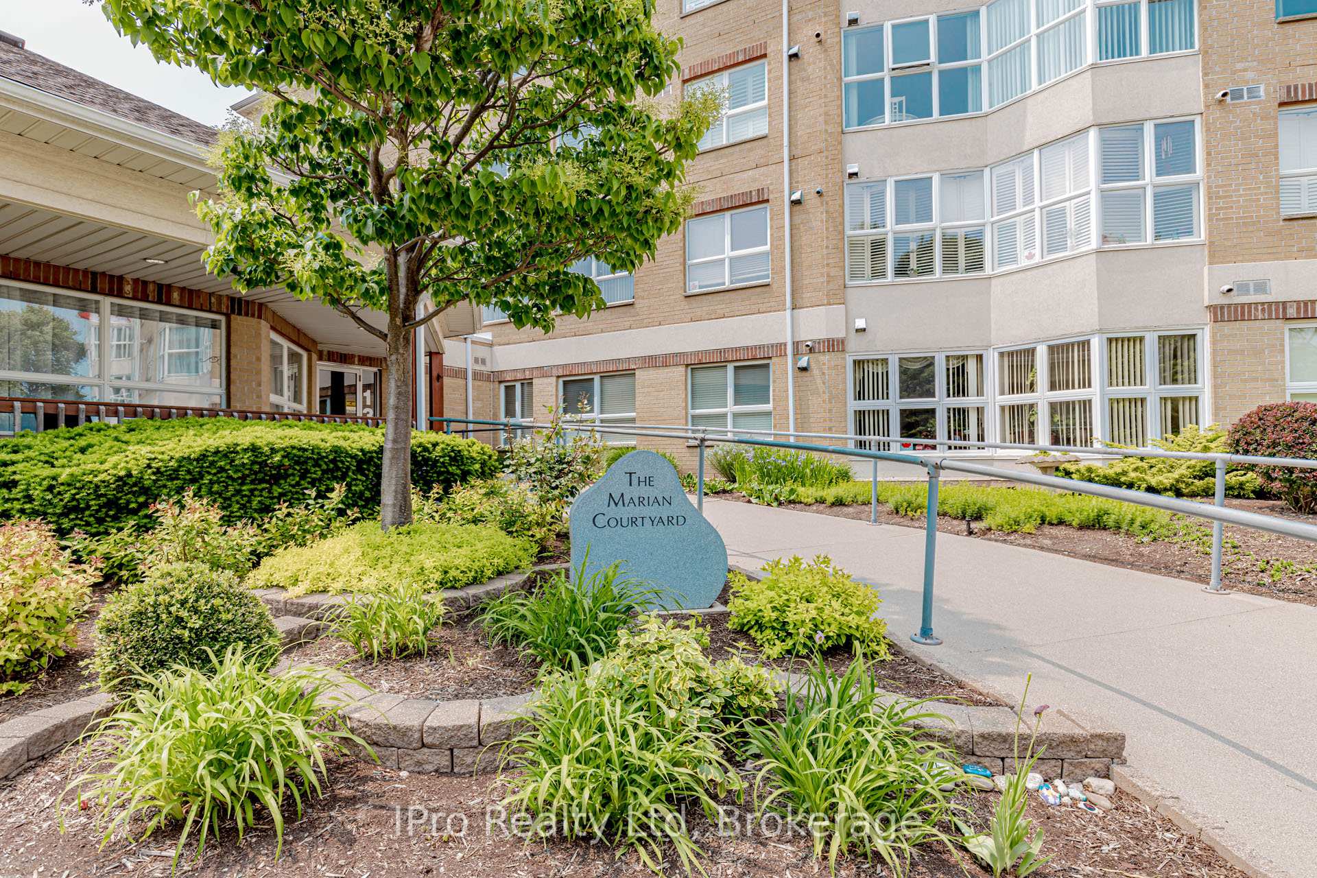 403 - 137 Martin Street, Milton, ON L9T 5H4