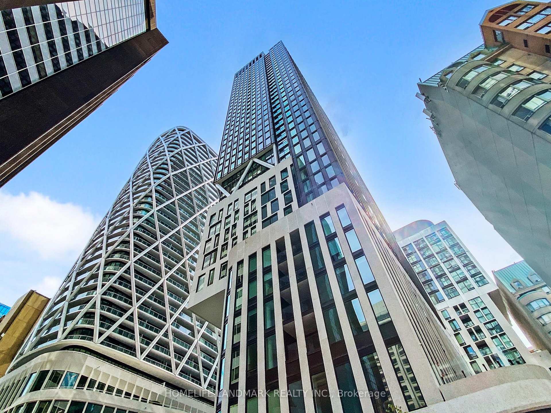 403 - 238 Simcoe Street, Toronto, ON M5T 3B9