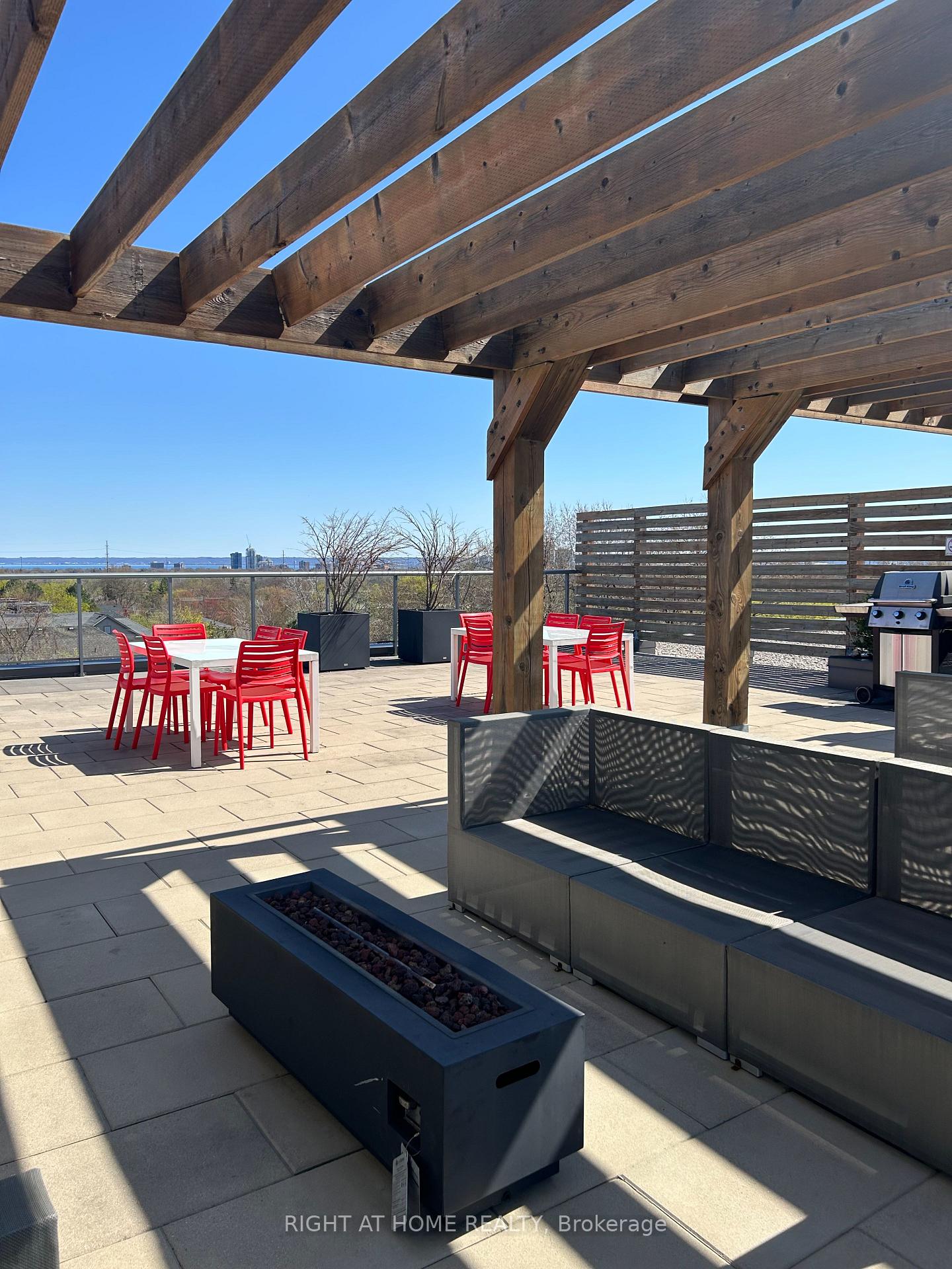 404 - 1284 Guelph Line, Burlington, ON L7P 0T9