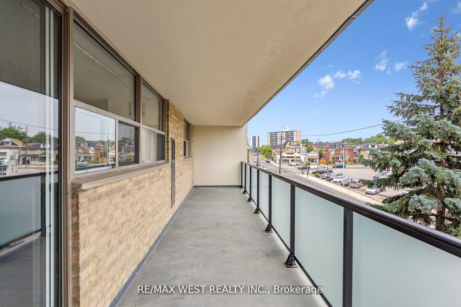 404 - 2130 Weston Road, Toronto, ON M9N 3R9