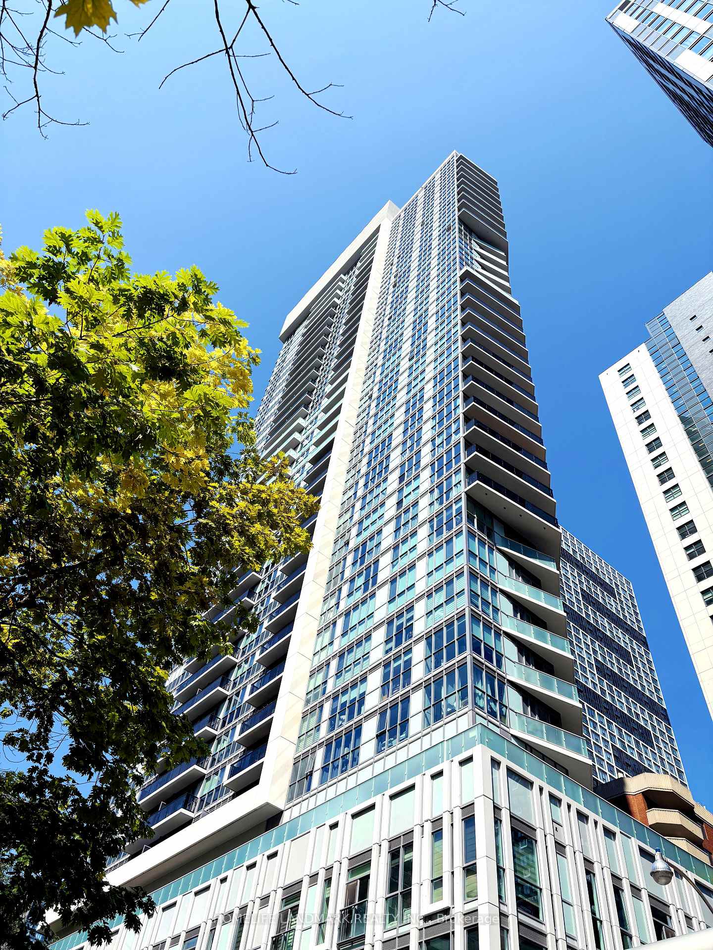 405 - 77 Mutual Street, Toronto, ON M5B 2A9