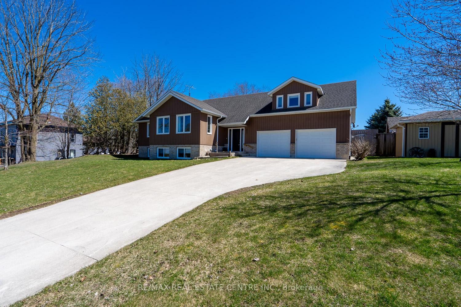 405 Minnie Street, North Huron, ON N0G 2W0