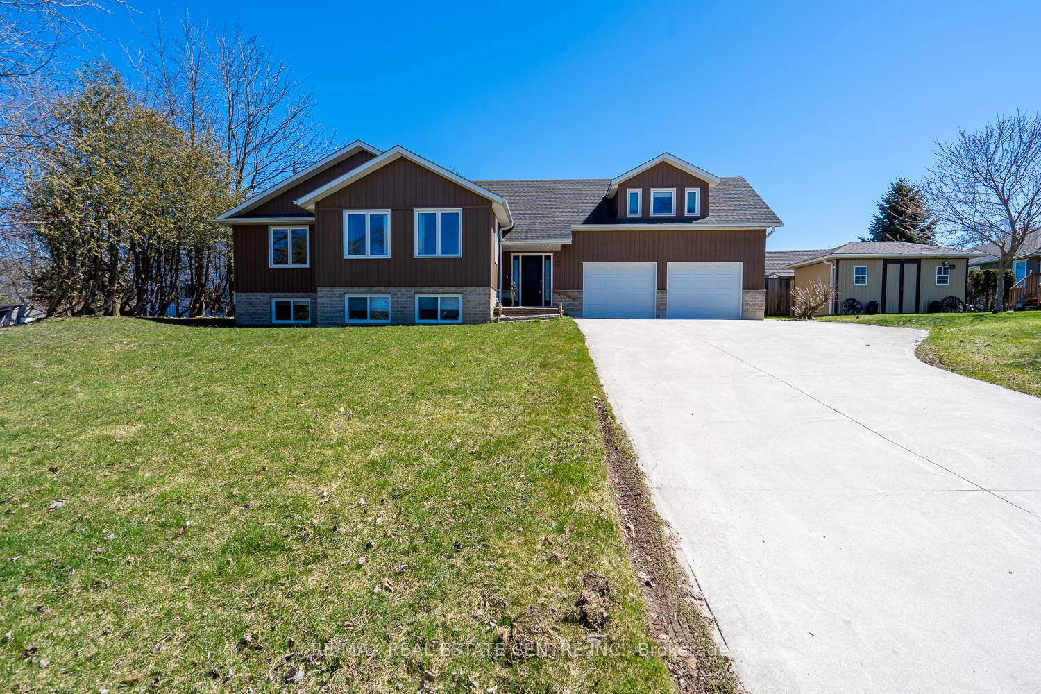 405 Minnie Street, North Huron, ON N0G 2W0