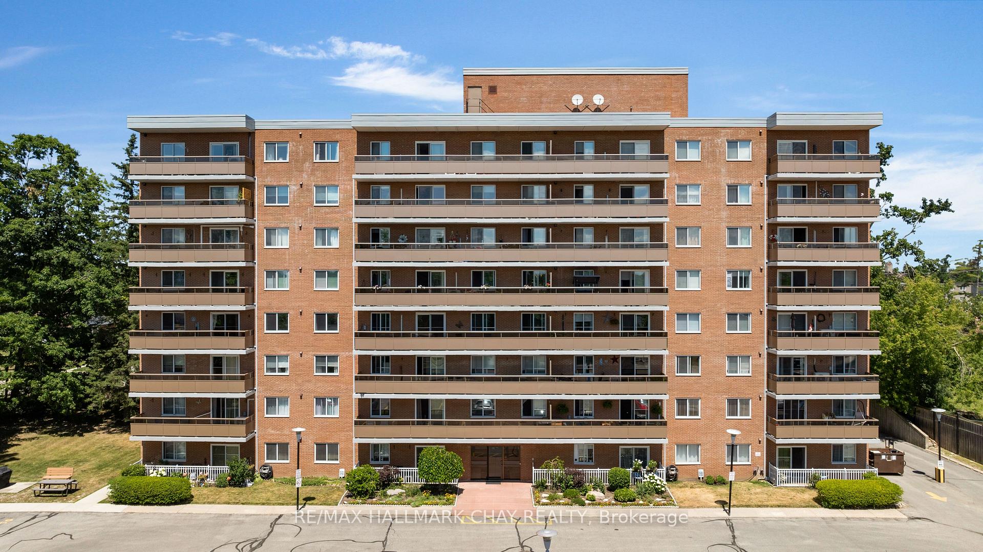 406 - 414 BLAKE Street, Barrie, ON L4M 5J7