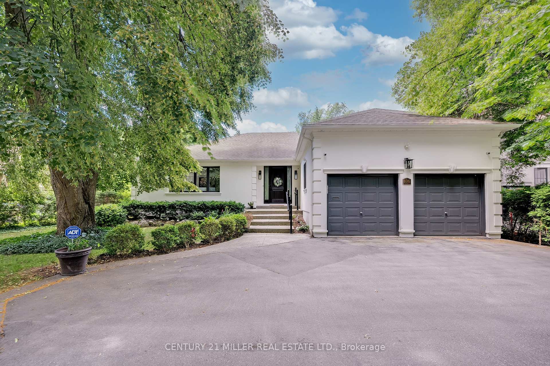 406 Maple Grove Drive, Oakville, ON L6J 4V7