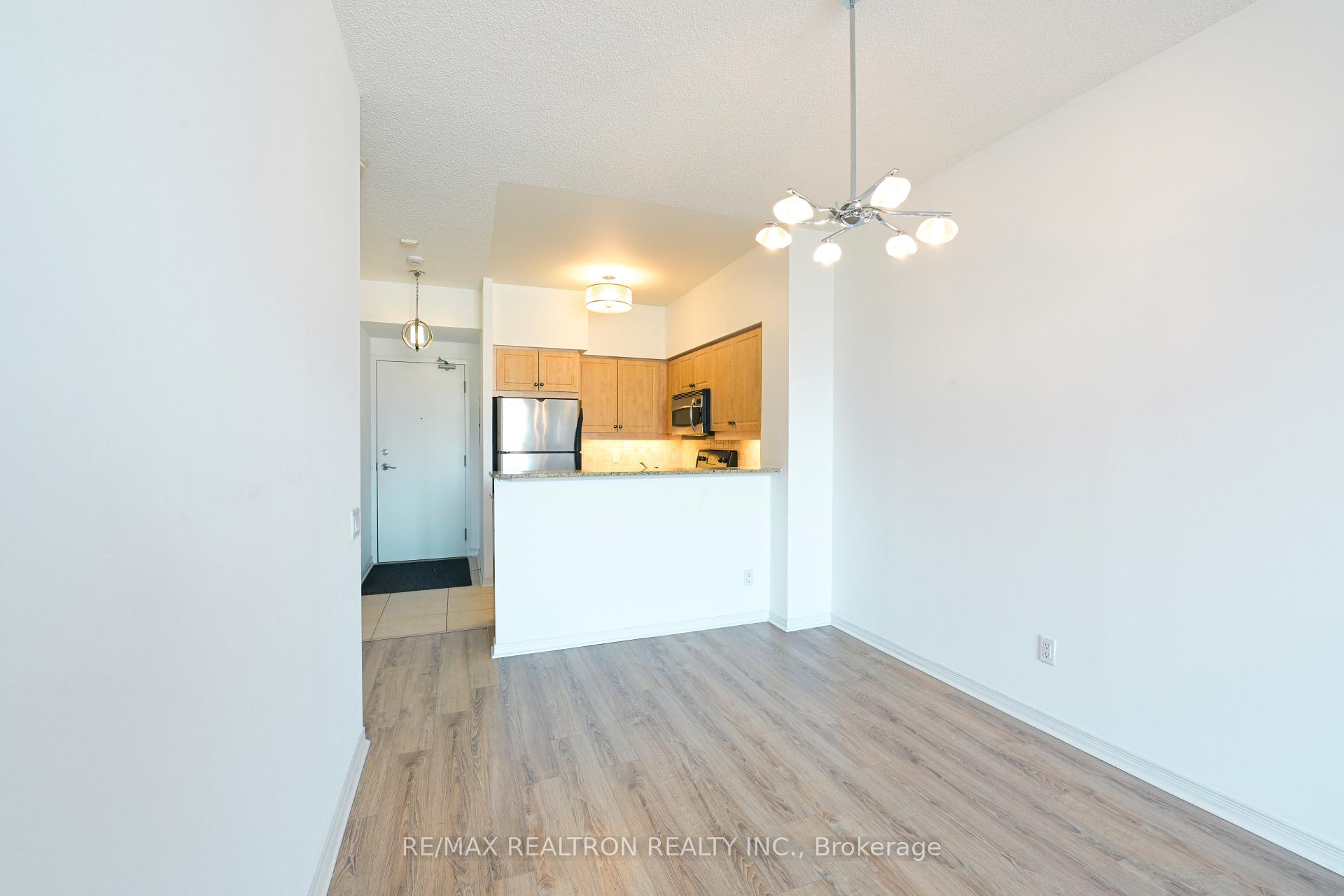 407 - 451 Rosewell Avenue, Toronto, ON M4R 2H8