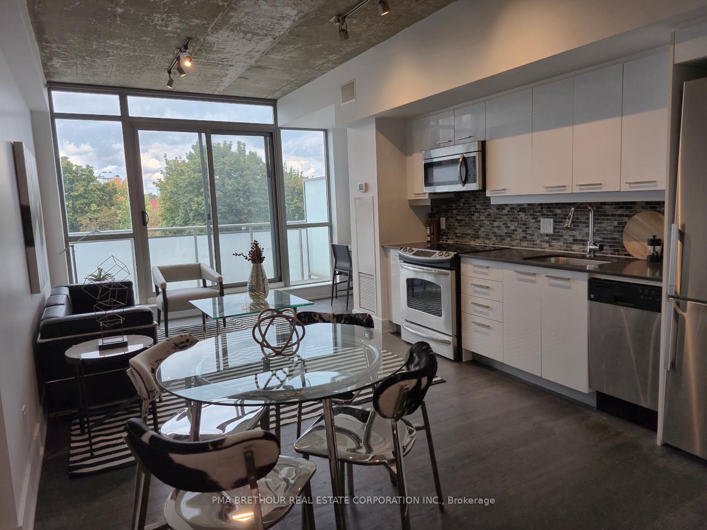 407 - 630 Queen Street East Street, Toronto, ON M4M 1G3
