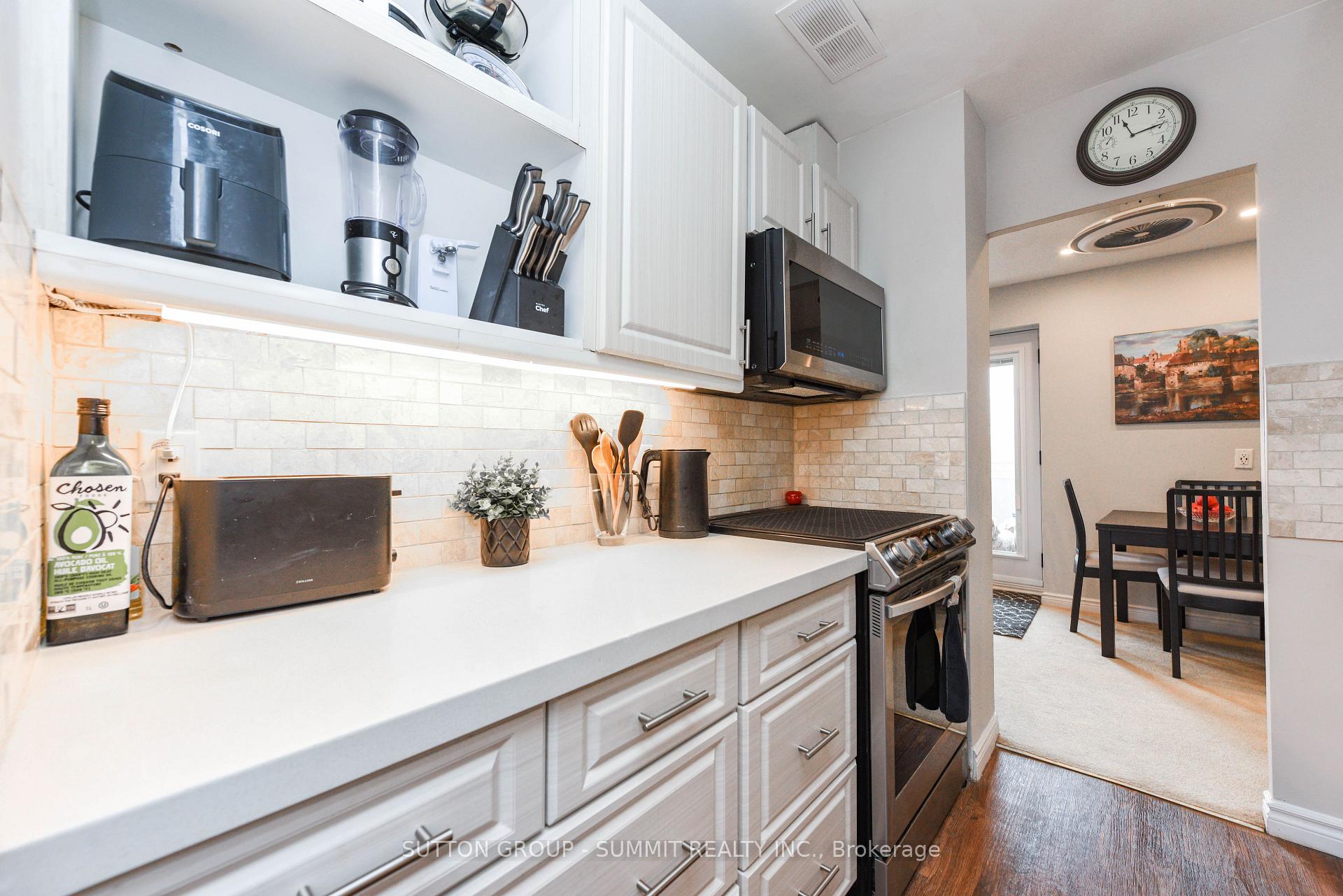 408 - 2485 Woking Crescent, Mississauga, ON L5K 1Z6