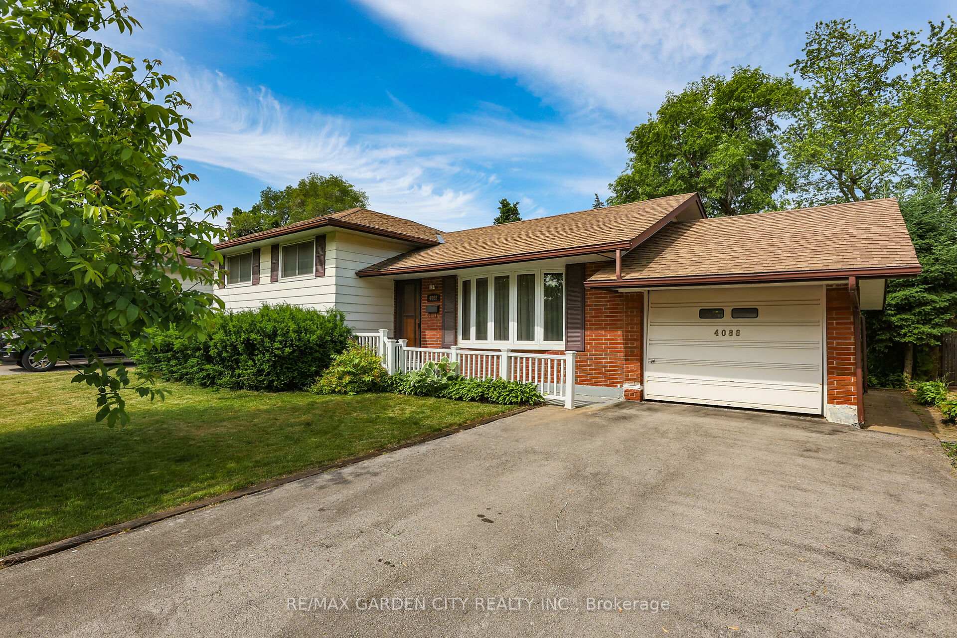 4088 Barry Drive, Lincoln, ON L3J 0L2