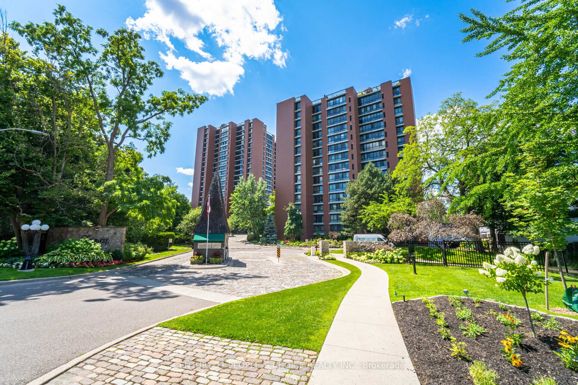 409 - 1400 Dixie Road, Mississauga, ON L5E 3E1