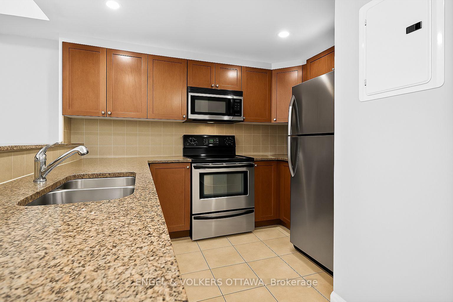 409 - 200 BESSERER Street, Lower Town - Sandy Hill, ON K1N 0A7