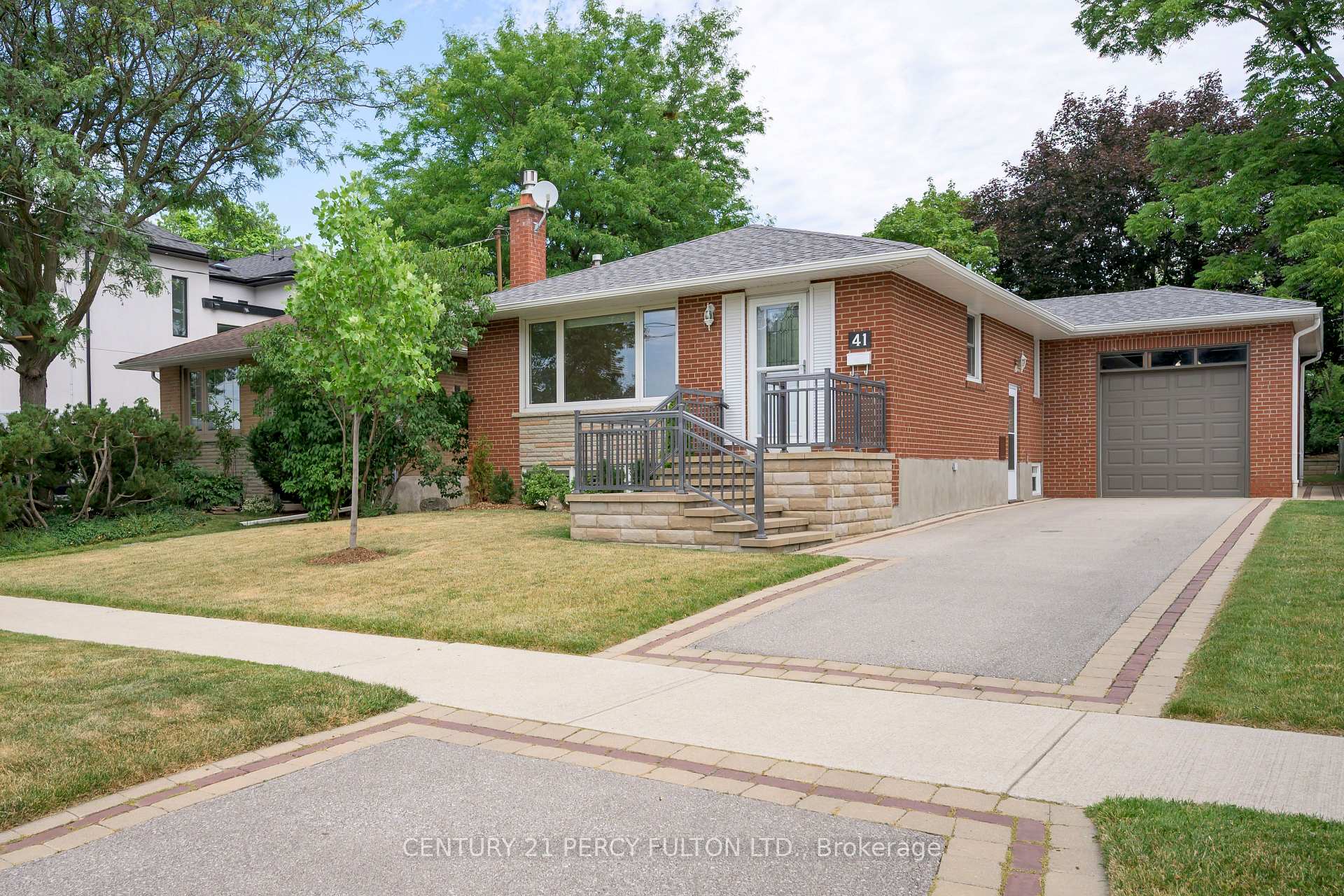 41 Archerhill Drive, Toronto, ON M9B 5P2