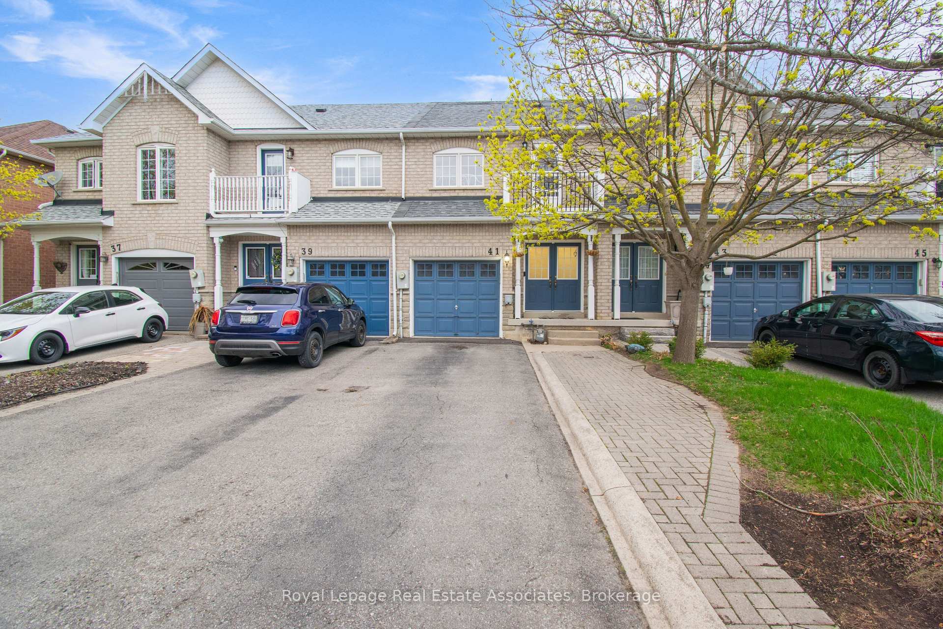 41 Dominion Gardens Drive, Halton Hills, ON L7G 6A9