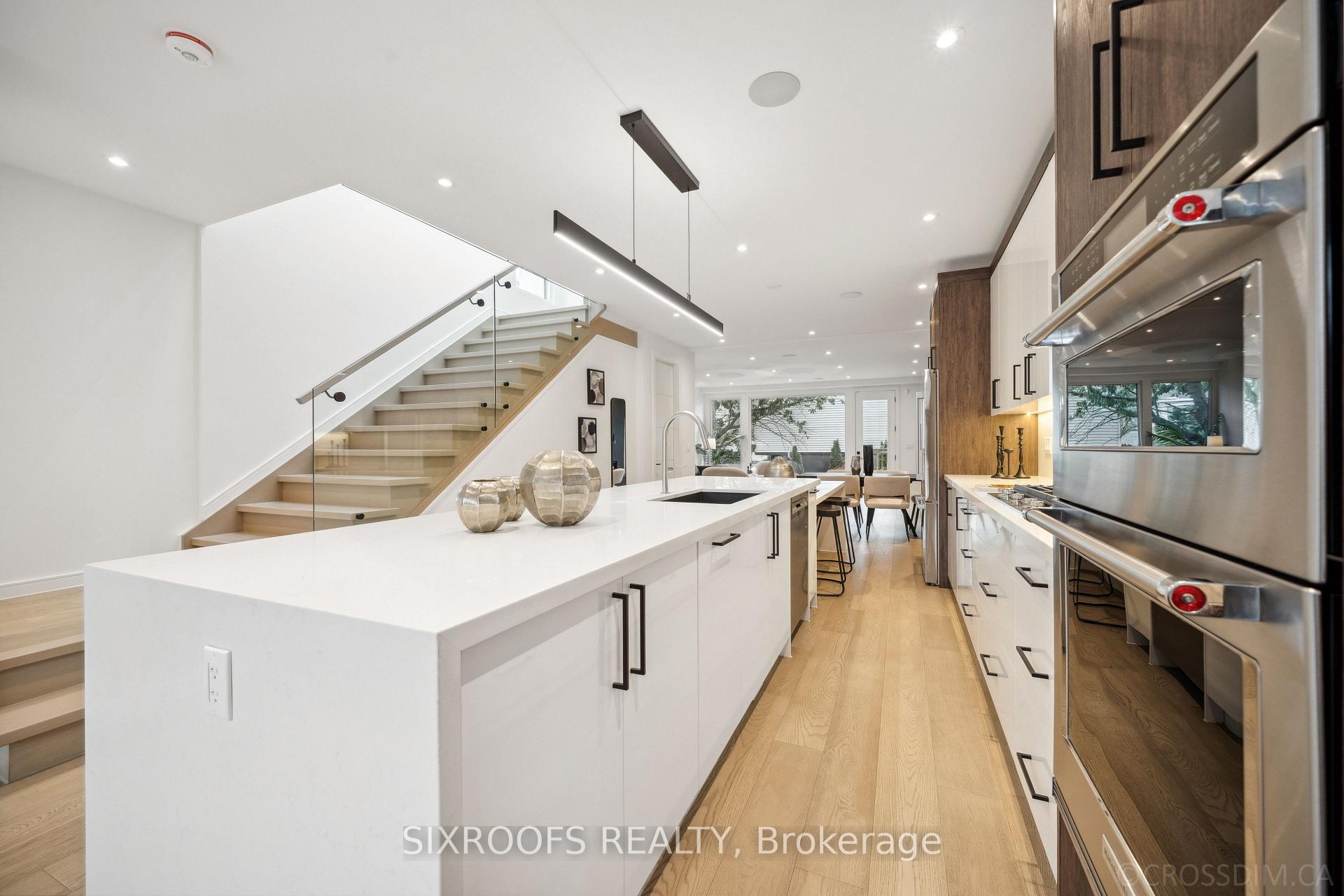 Upper - 41 Dunkirk Road, Toronto, ON M4C 2M4