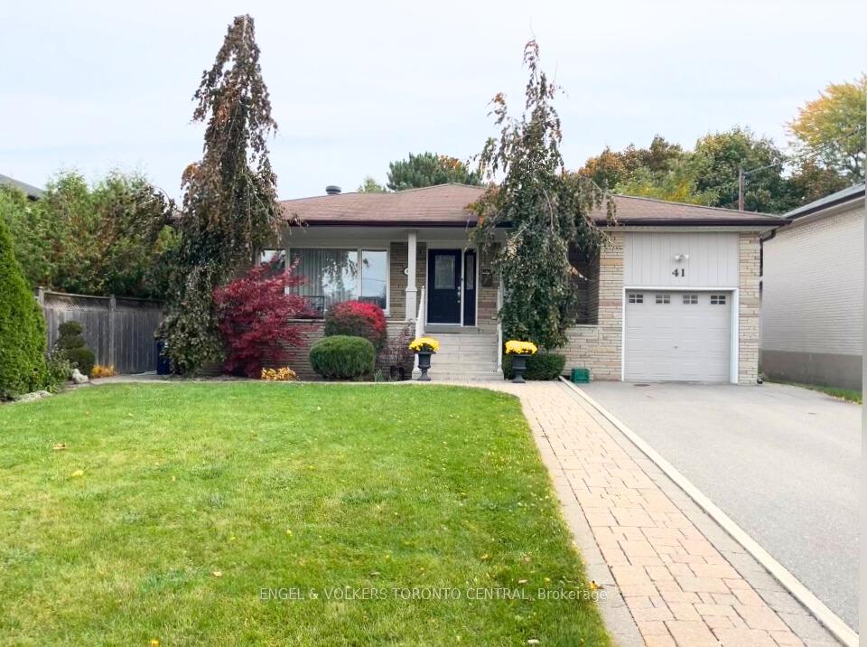 41 Evanston Drive, Toronto, ON M3H 5P2