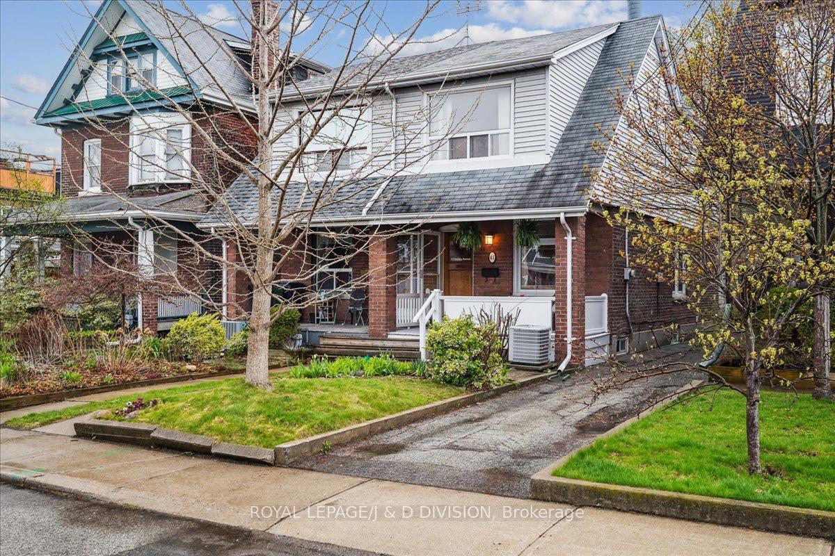 41 Fielding Avenue, Toronto, ON M4J 1R4