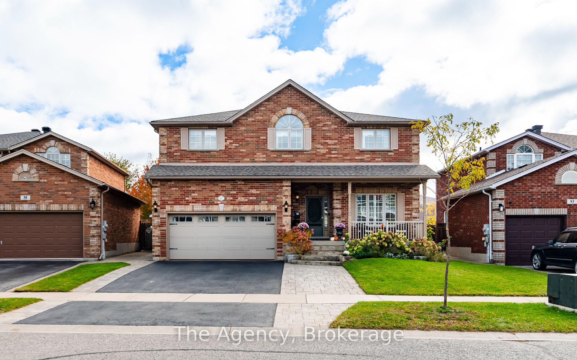 41 Mcavoy Drive, Barrie, ON L4N 0P8