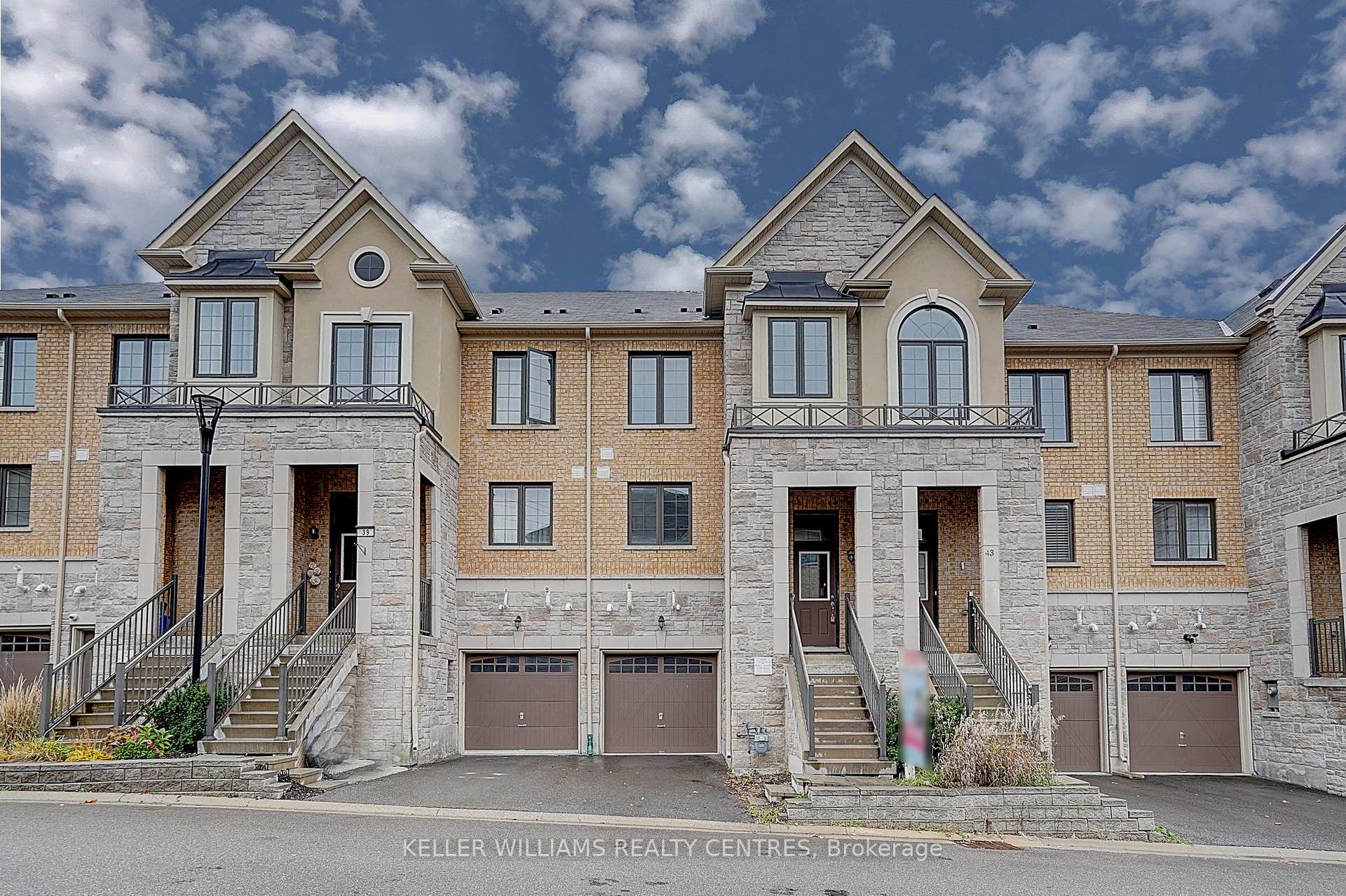 41 Milbourne Lane, Richmond Hill, ON L4E 1G4