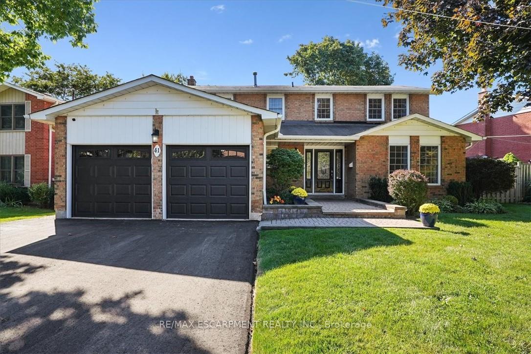 41 Steen Drive, Mississauga, ON L5N 2V3