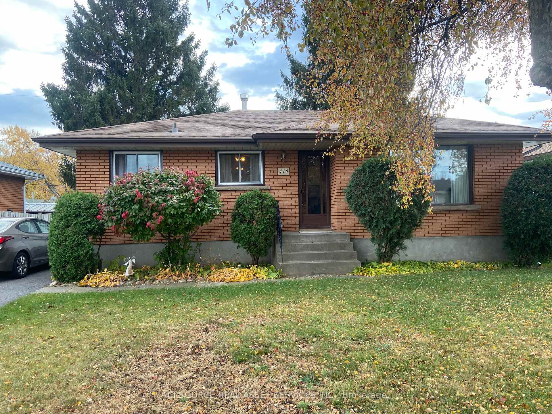 410 Churchill Drive W, Thunder Bay, ON P7C 1V7