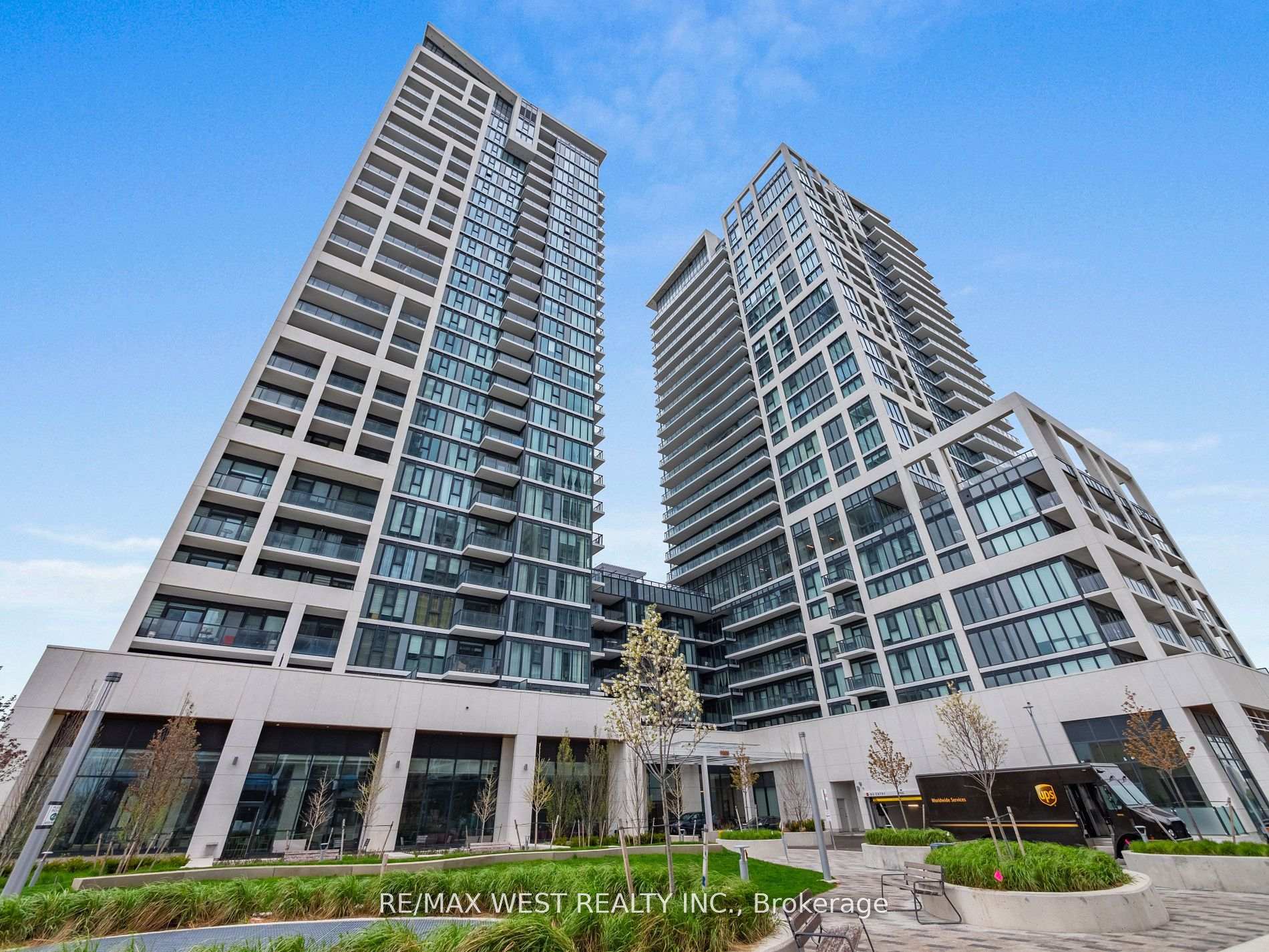411 - 9000 Jane Street, Vaughan, ON L4K 0M6