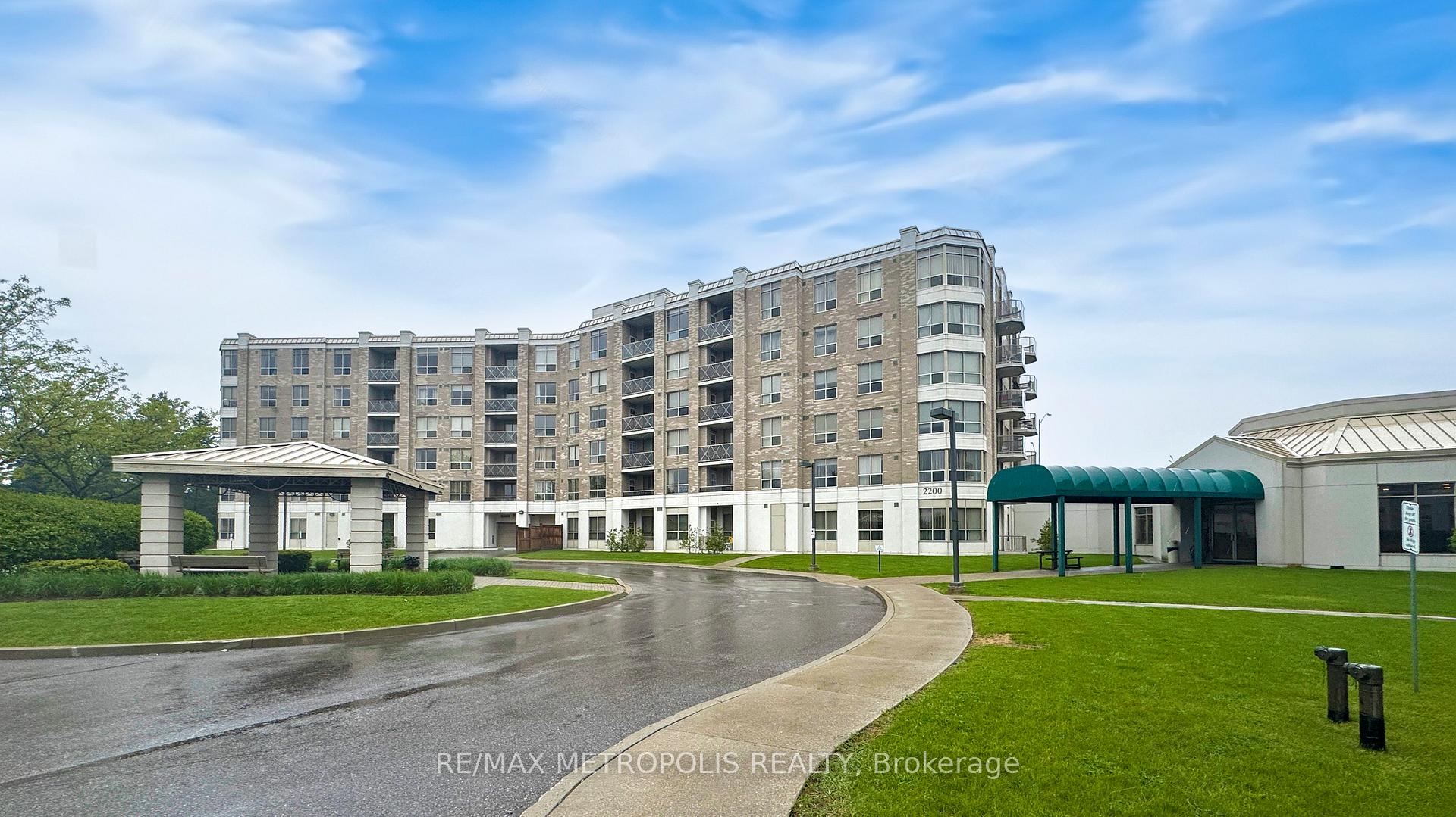 412 - 2200 John Street, Markham, ON L3T 7S7