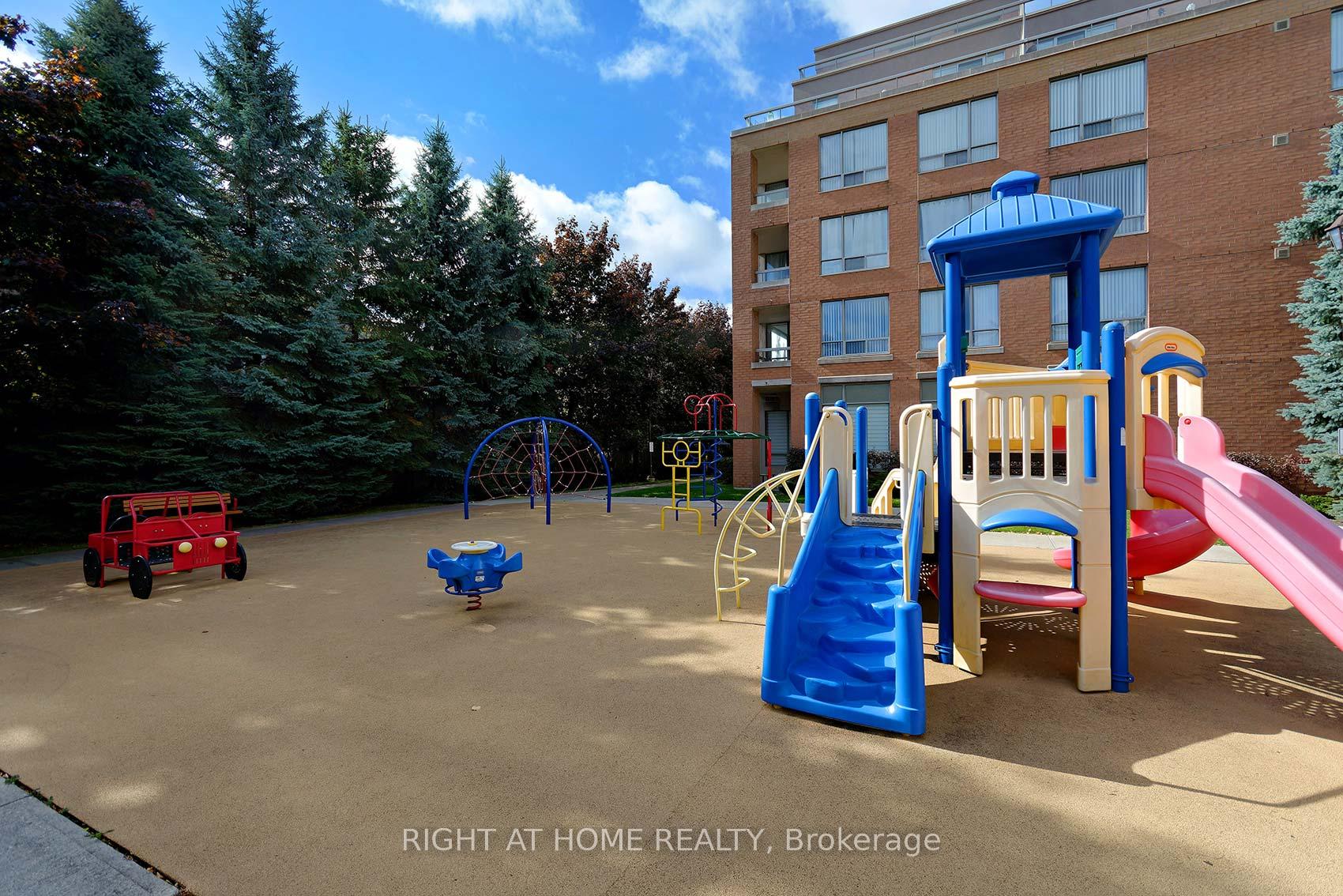 412 - 9 Northern Heights Drive, Richmond Hill, ON L4B 4M5