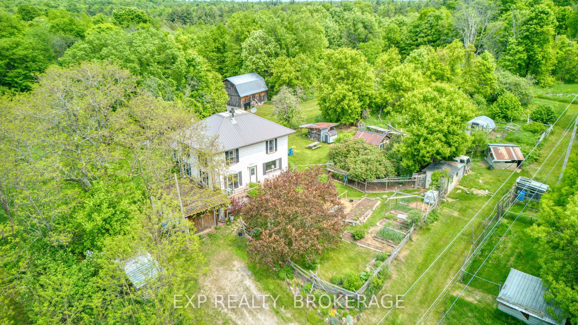 412 MCNAUGHTON Road, Tay Valley, ON K0H 2B0
