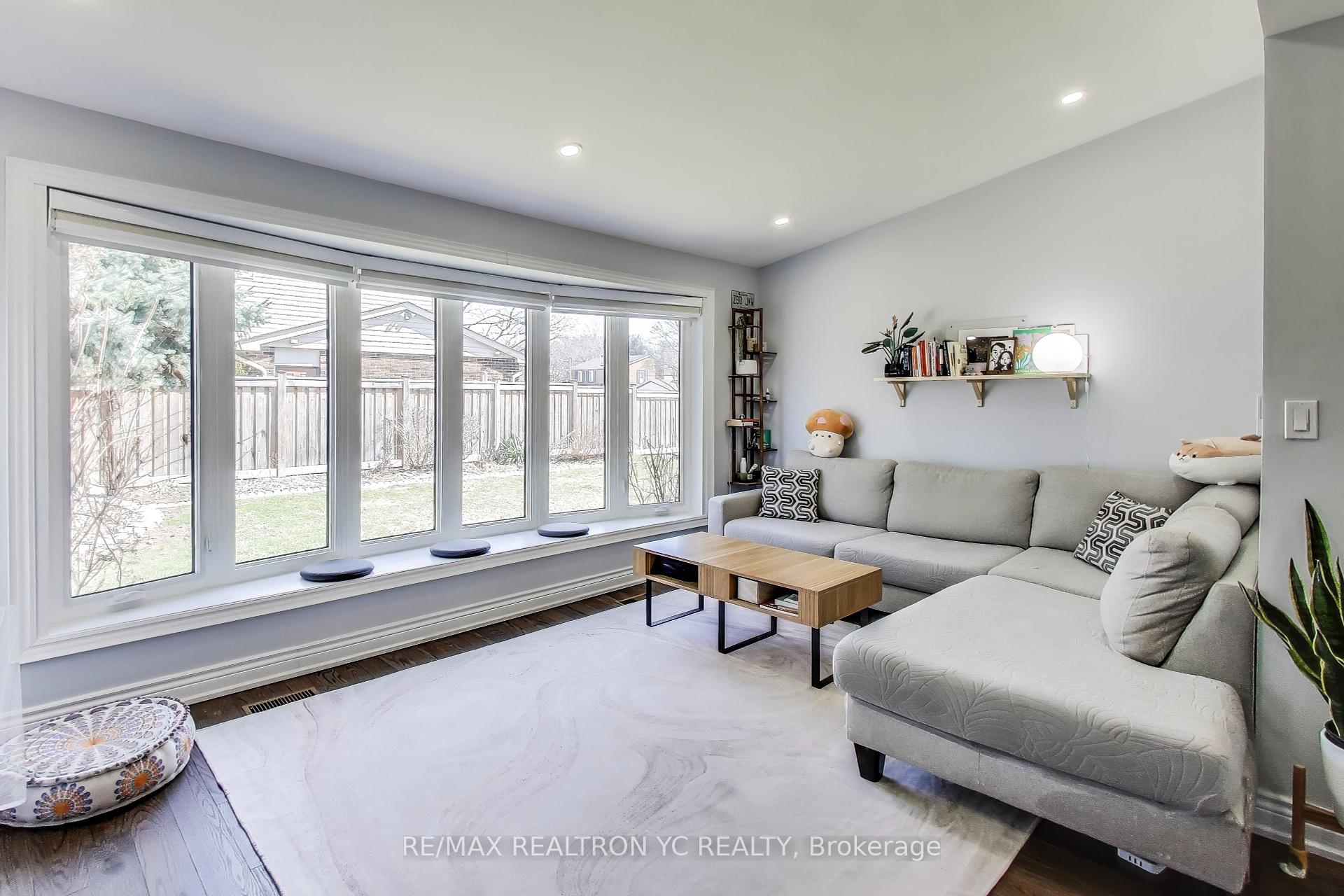 4124 Marigold Crescent, Mississauga, ON L5L 2A5