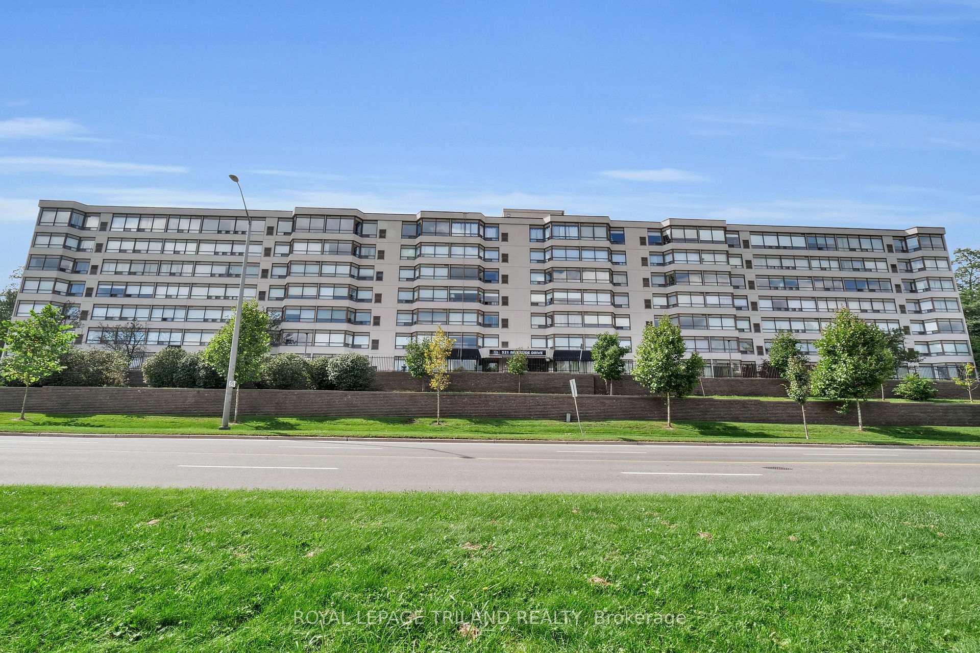 415 - 521 RIVERSIDE Drive, London, ON N6H 5E2