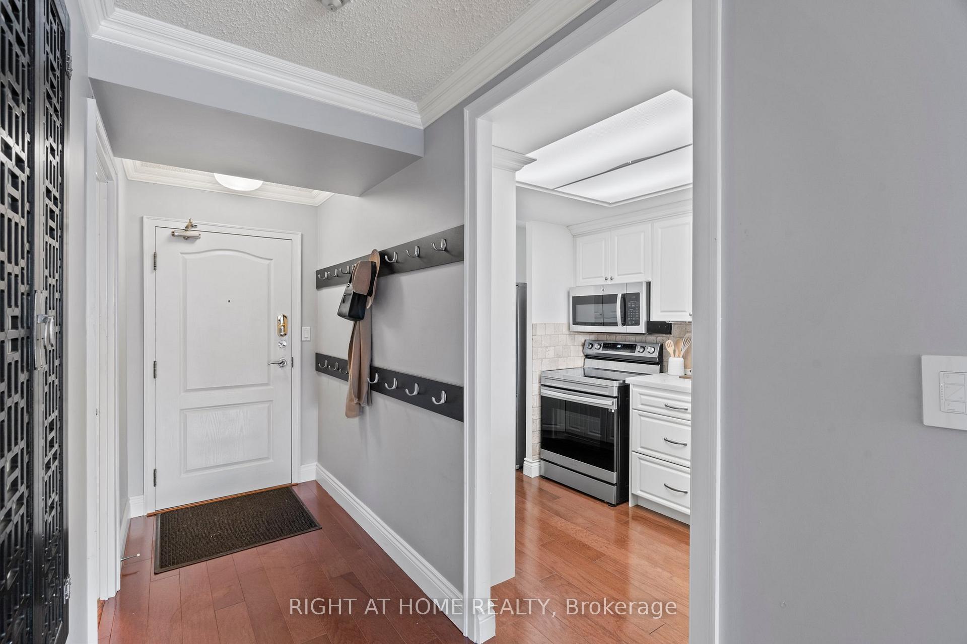 415 - 712 Rossland Road E, Whitby, ON L1N 9E8