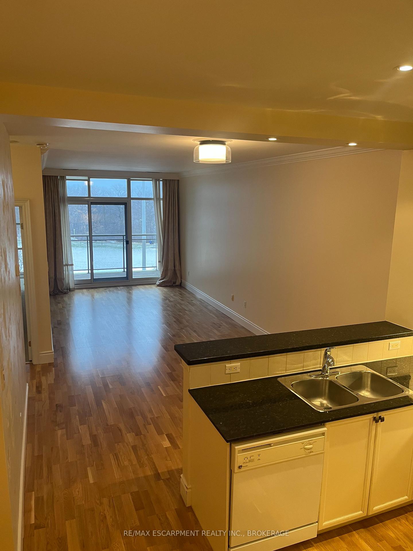 419 - 1 Leaside Park Drive, Toronto, ON M4H 1R1