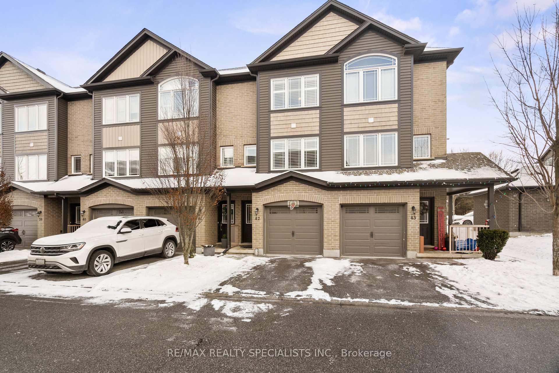 42 - 12 Poplar Drive, Cambridge, ON N3C 0G4