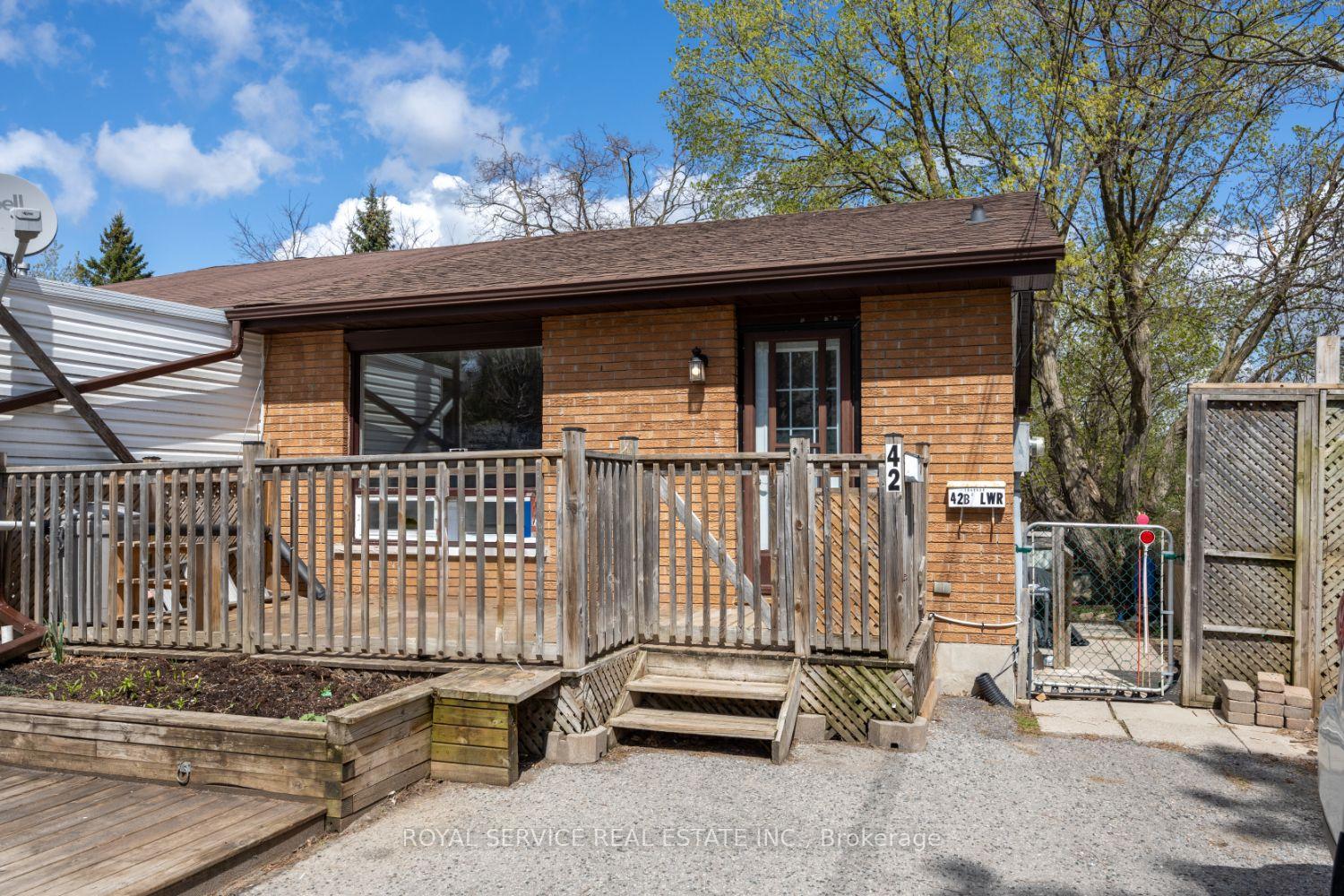 42 Alexander Avenue, Peterborough West, ON K9J 6B4