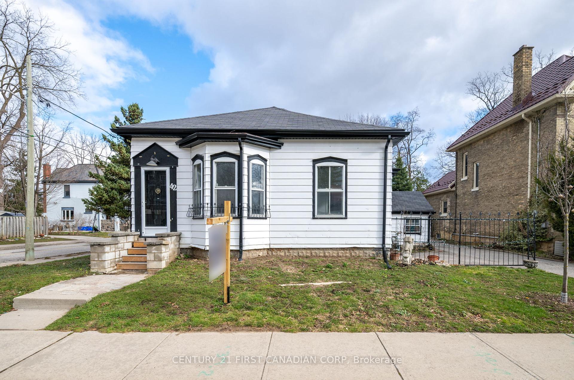 42 Bruce Street, London South, ON N6C 1G6