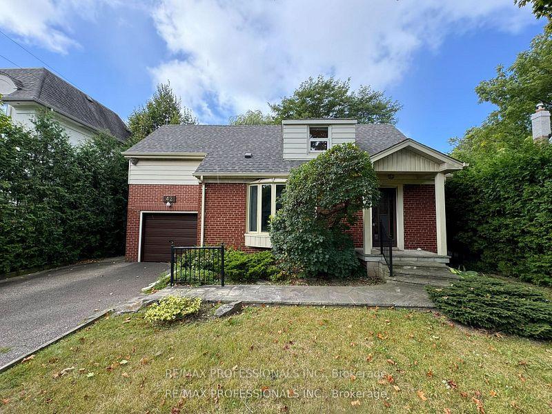 42 Chestnut Hills Parkway, Toronto, ON M9A 3P6