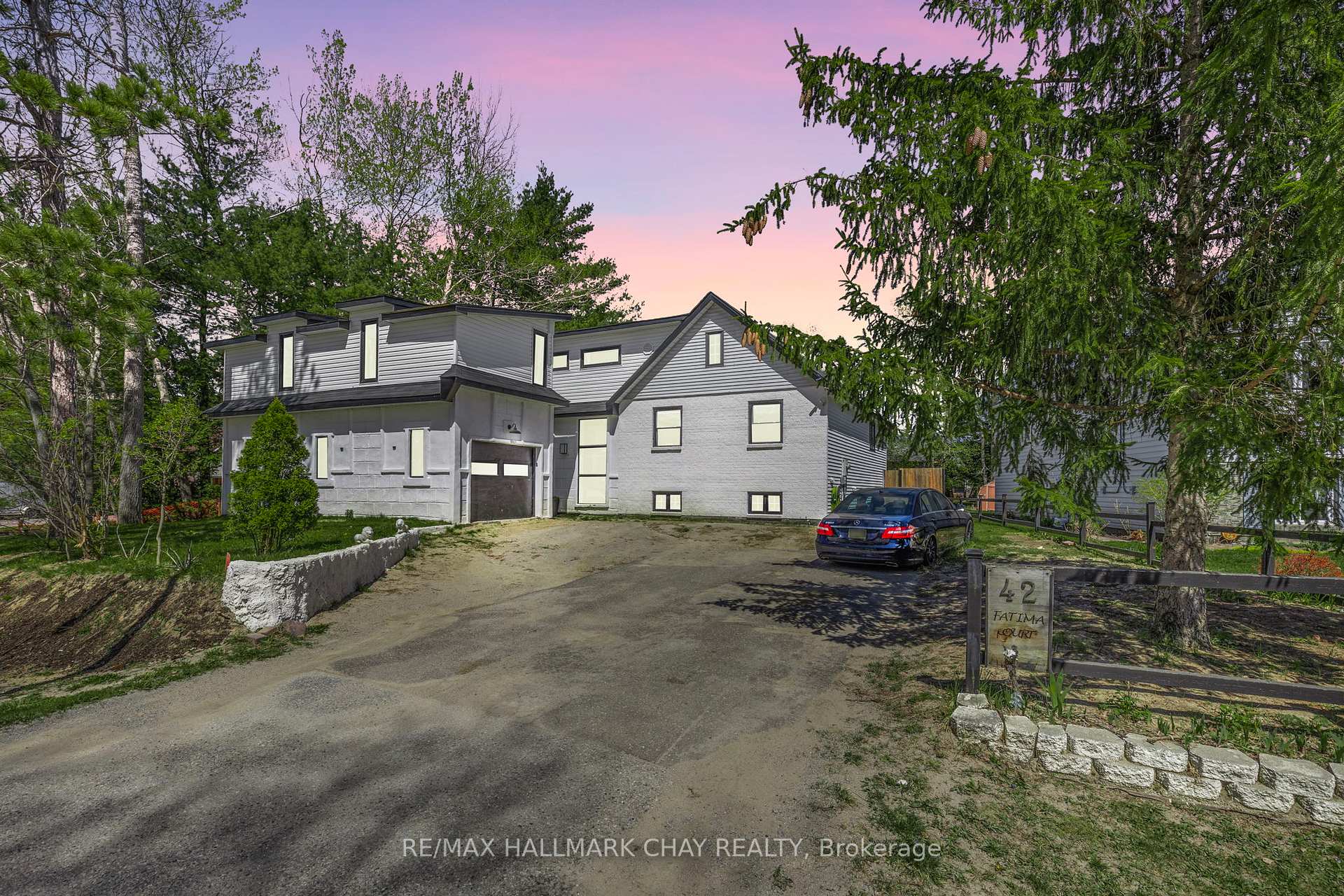 42 Fatima Court, Wasaga Beach, ON L9Z 1K9
